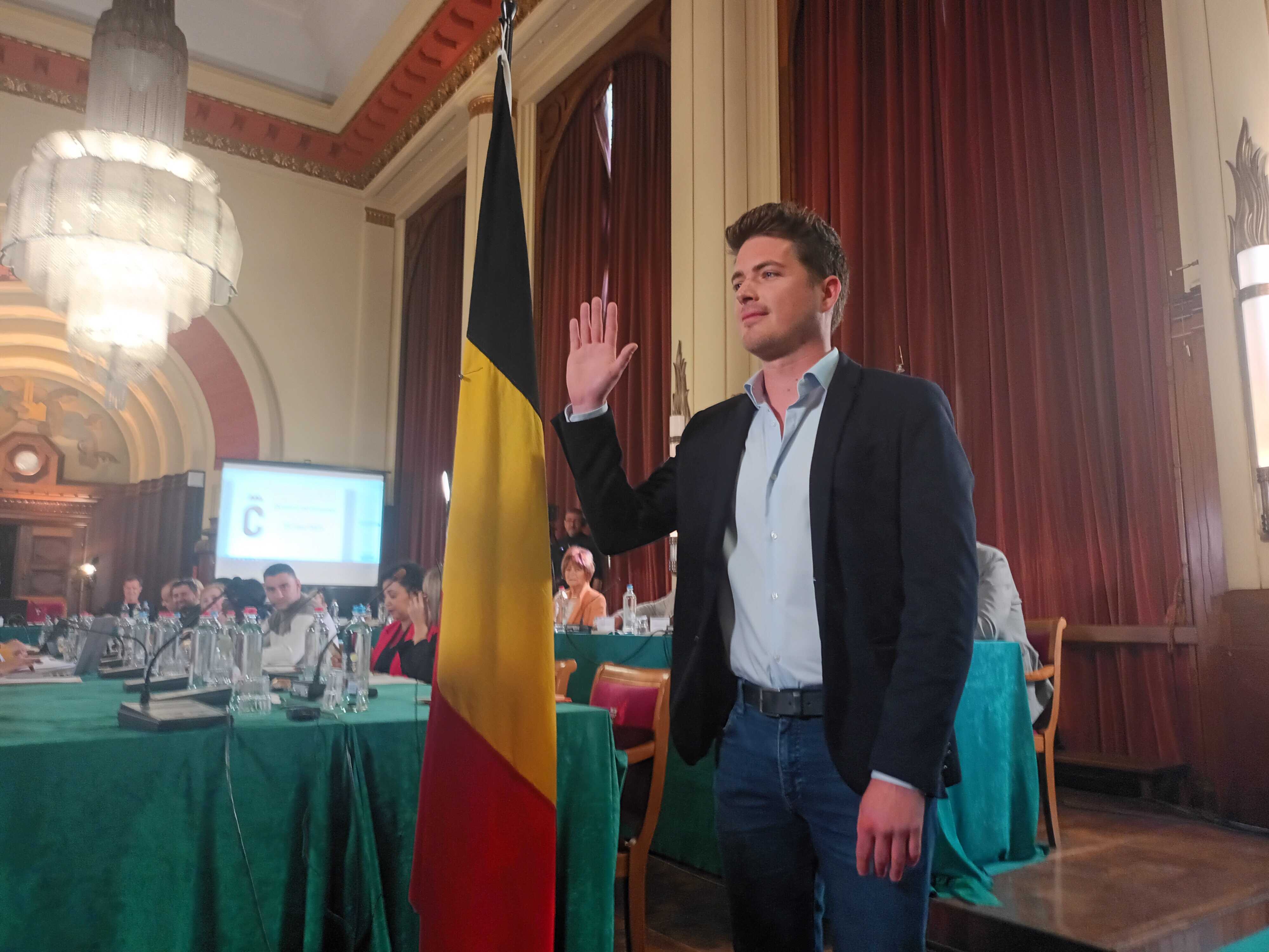 Conseil communal de Charleroi: l'arrivée de Maxime Hardy, la démission ...