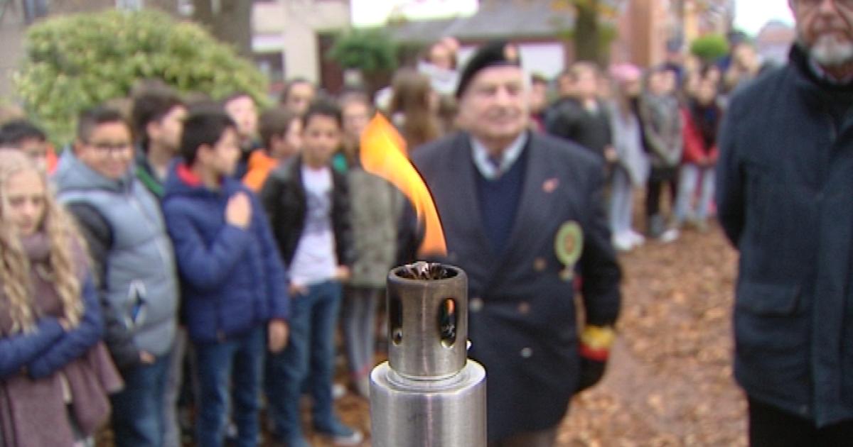 La flamme du souvenir transmet la mémoire à la jeune génération ...